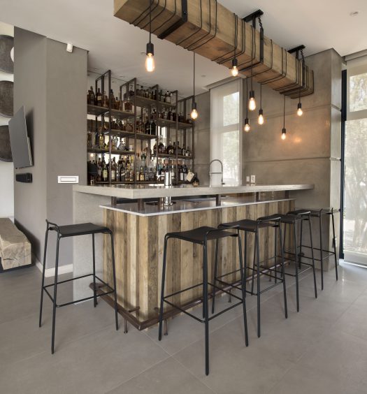 How to set up your own home bar